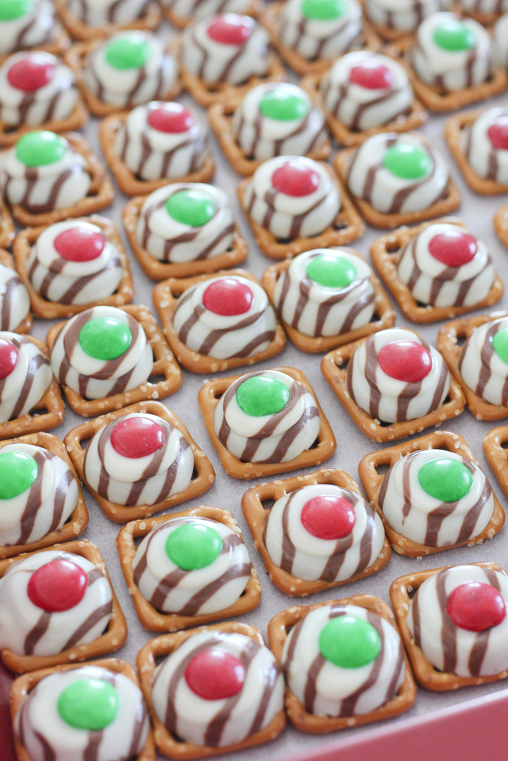Easy Pretzel M&M Hugs - Baking with Blondie